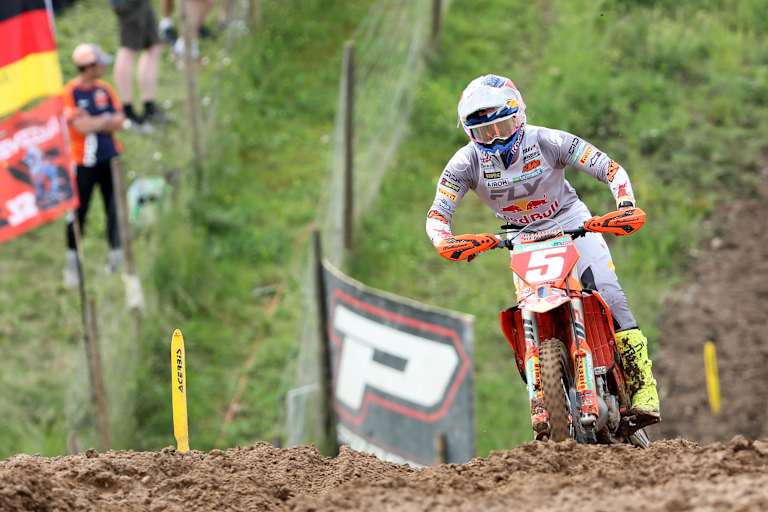 Deutschland Grand-Prix: Lucas Coenen (KTM) souverän im ersten Lauf ...