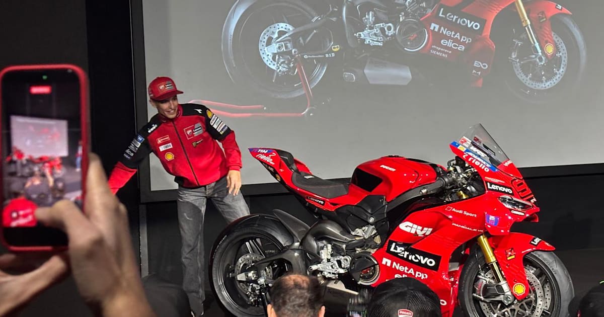 Ducati feiert und präsentiert limitierte Replika im Marc-Marquez-Design ...