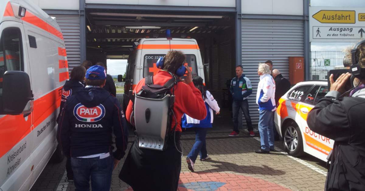 Horror-Sturz von Jonathan Rea und Leon Camier - Superbike WM ...