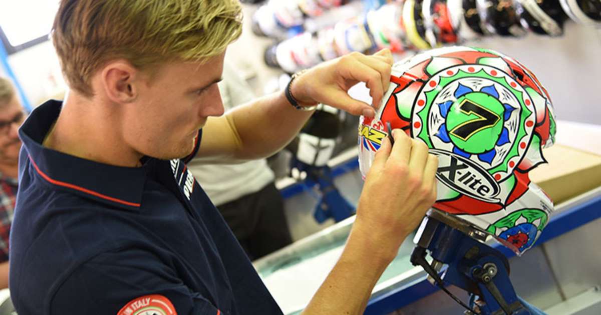 Chaz Davies präsentiert Nolan Imola Replica - Produkte - SPEEDWEEK.com