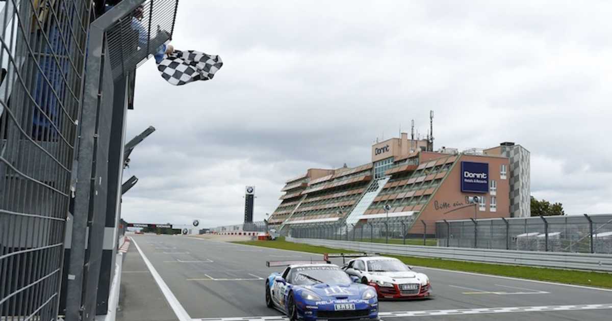 Kontroverser Zieleinlauf: Zielflagge vergessen - ADAC GT Masters ...