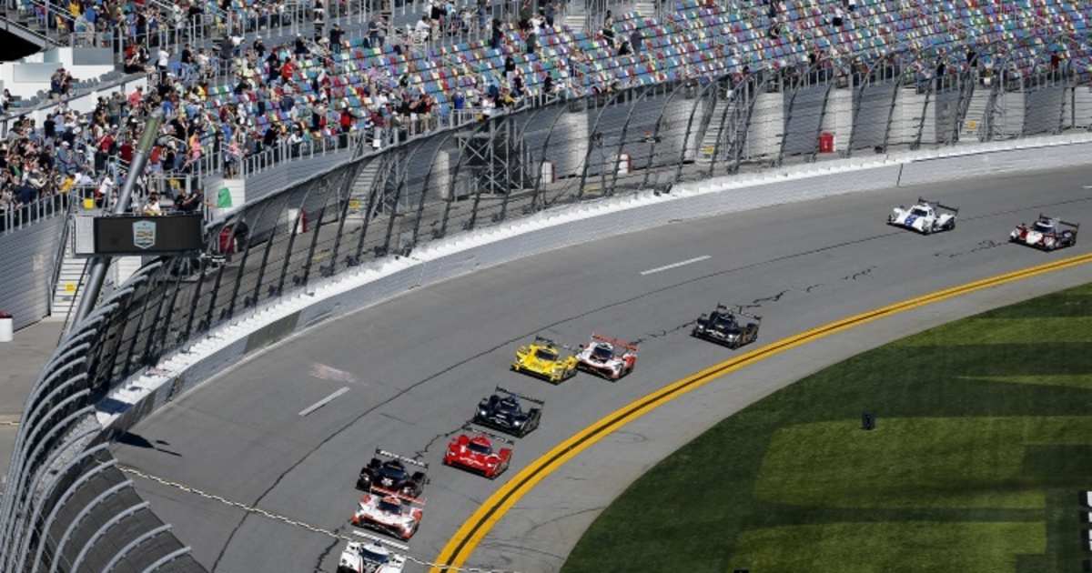 IMSA-Serie mit 26 Fahrzeugen beim Rennen in Daytona - IMSA - SPEEDWEEK.com