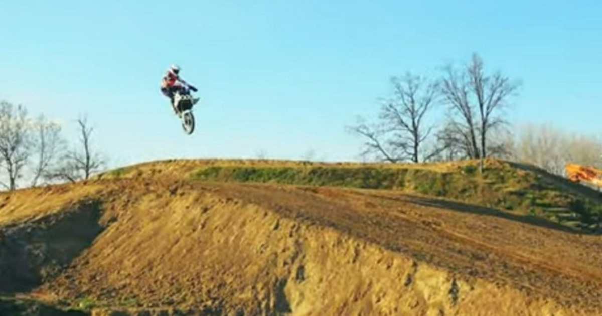 Spektakulär: Antoine Méo in Dorno auf Ducati DesertX - Produkte ...