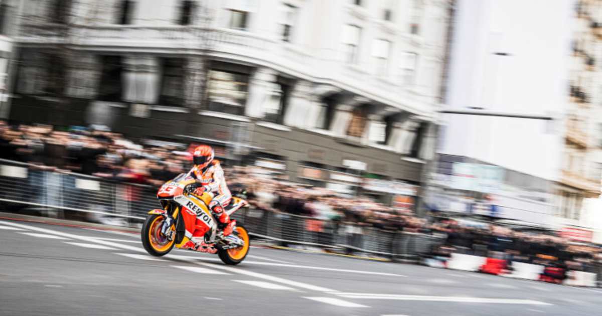 Marc Márquez ALL IN: Spektakuläre Premiere in Madrid - MotoGP ...