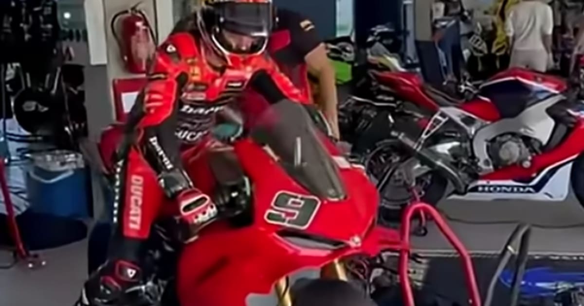 Danilo Petrucci: Training mit Ducati V4S in Balaton - Superbike WM ...