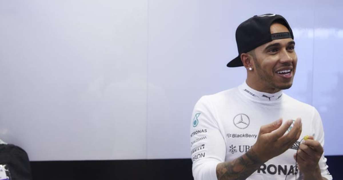 Lewis Hamilton: Gastspiel auf Valentino Rossis Bike? - Formel 1 ...